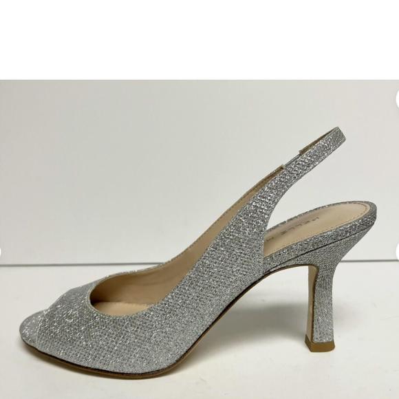 Pelle Moda | Shoes | New Pelle Moda Silver Metallic Sandal In Silver ...